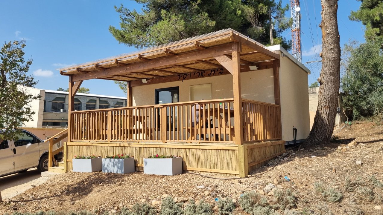 The Warm Corner (Pina Chama) Project » Yashar LaChayal